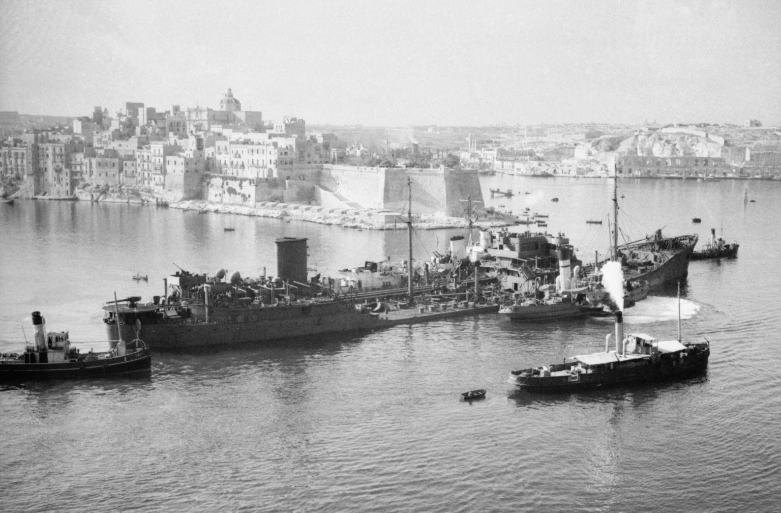 Malta in World War II: The Siege, the Faith, and the Fire that did not ...