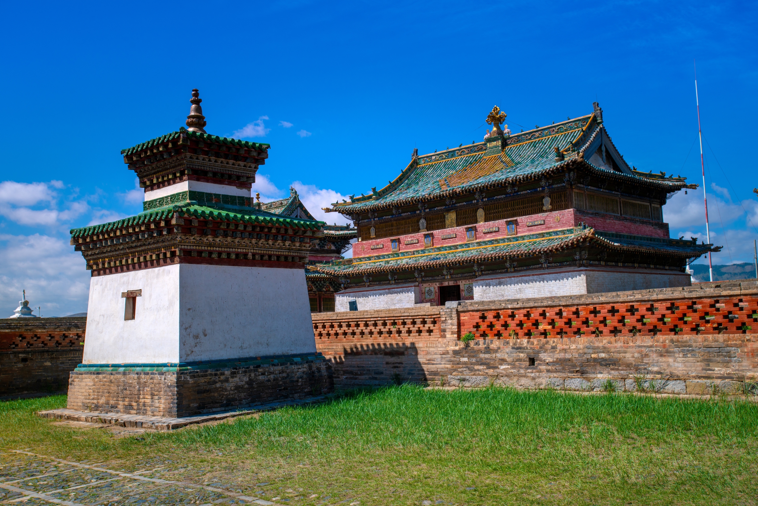 Erdene Zuu: Memory of Empire on the Mongolian steppe - Pilgrimaps