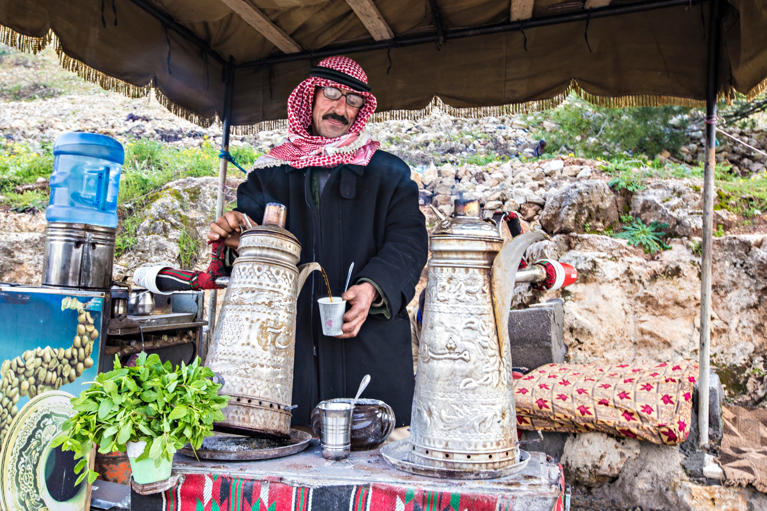 Tea in Jordan: a cup of hospitality in the desert - Pilgrimaps